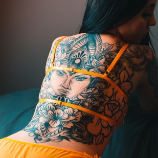 Tattoo model Honey Bee | Canada | iNKPPL