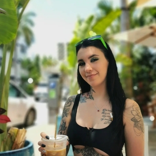 Tattoo model Honey Bee | Canada | iNKPPL